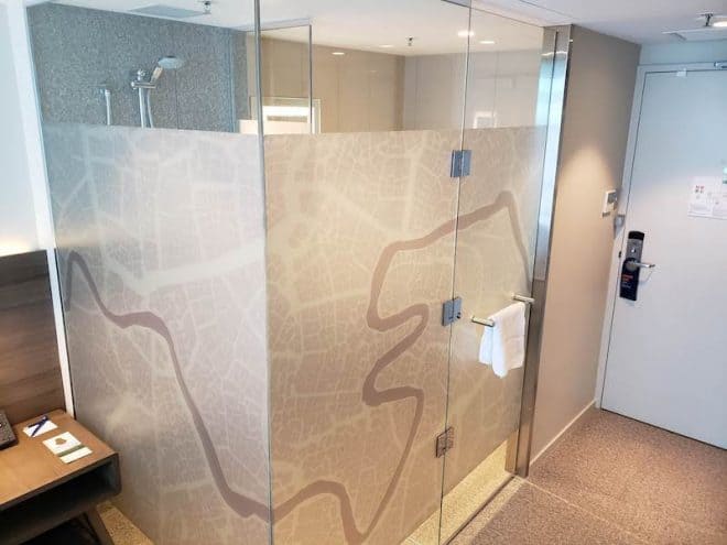 What makes for a good hotel shower? | SingleFlyer