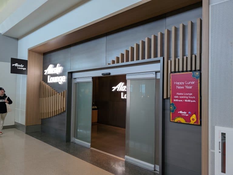 Alaska Lounge SFO Terminal 1 Review | SingleFlyer